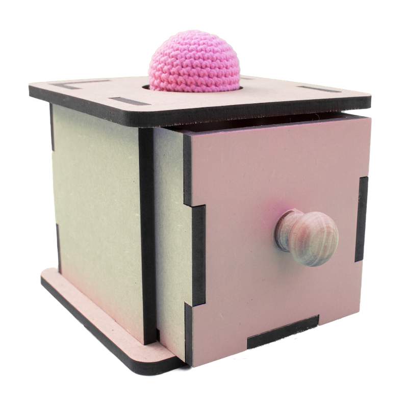Imbucare Box With Knitted Ball - Laserique
